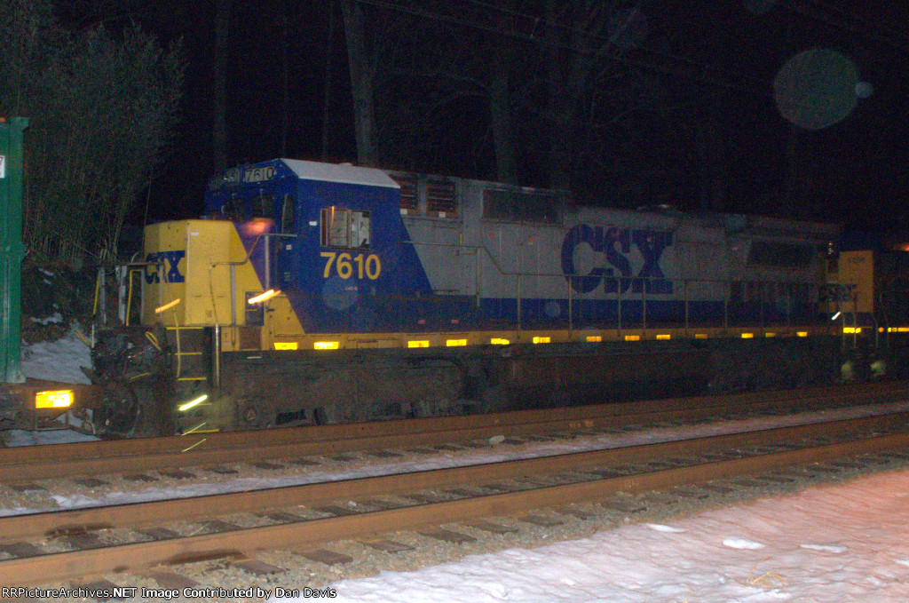 CSX C40-8 7610 trails on Q703-01